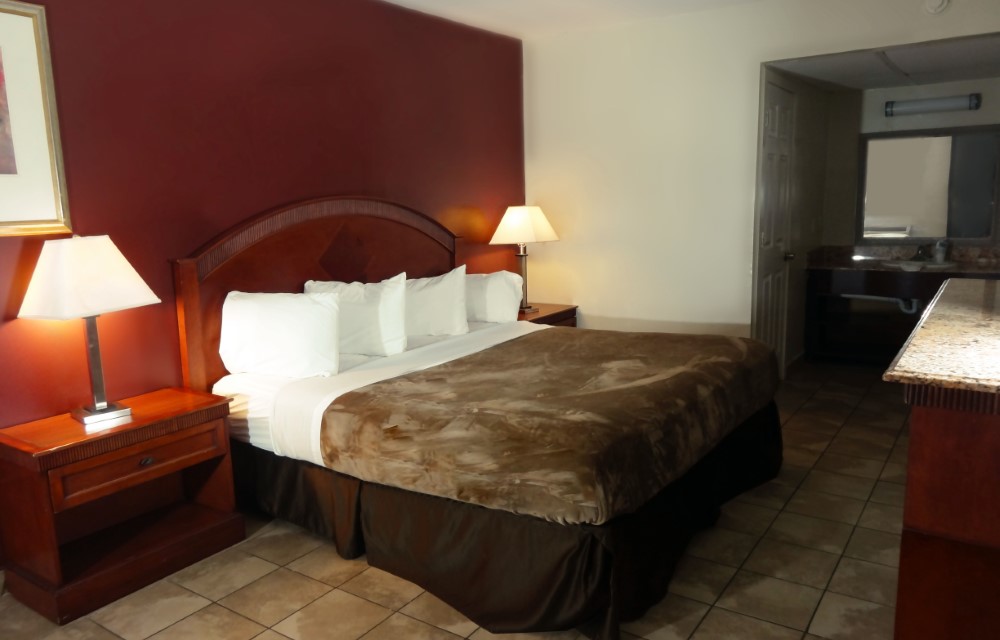 Rooms - Red Apple Inn one of the best budget motels in Wayne.